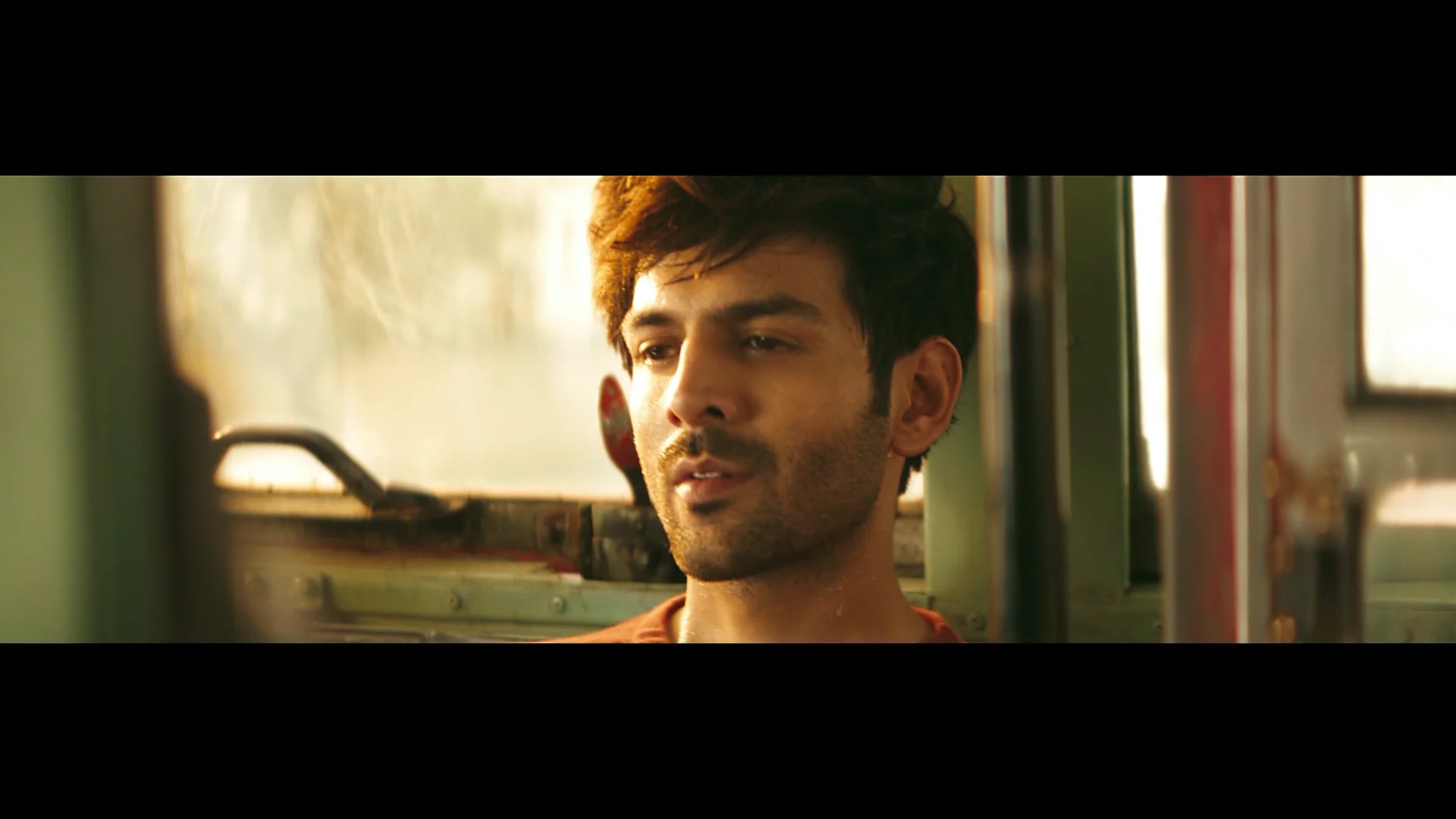 Engage Pocket Deo - Kartik Aryan