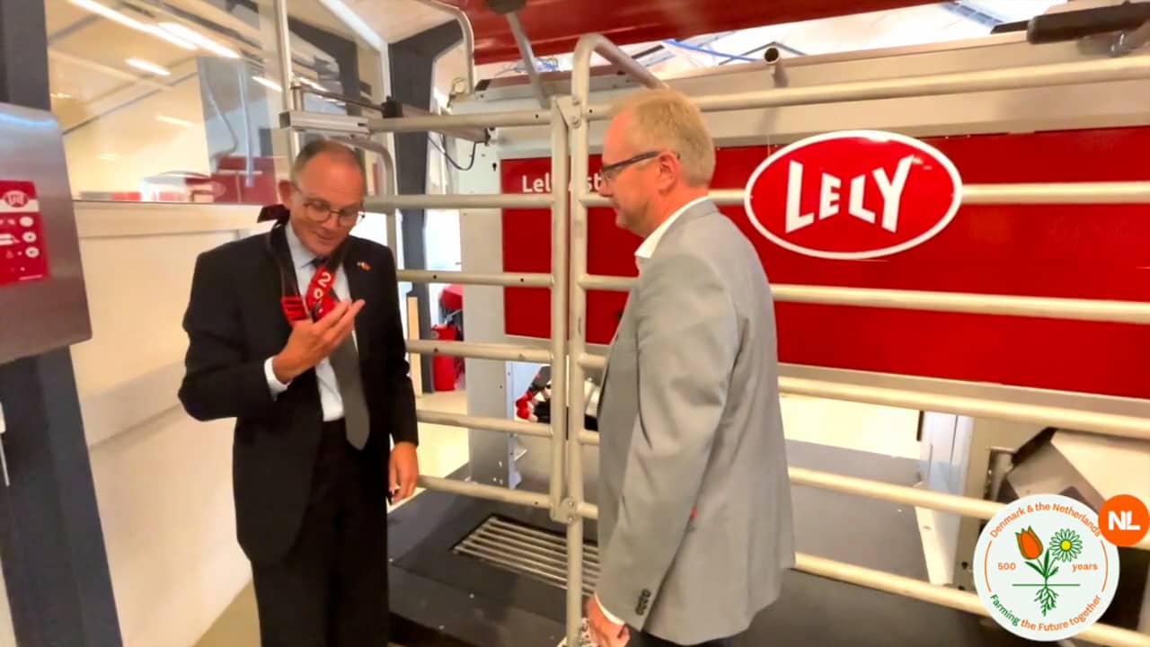 Visit #500yearsNLinDK - Dutch Lely, farming innovators on Vimeo