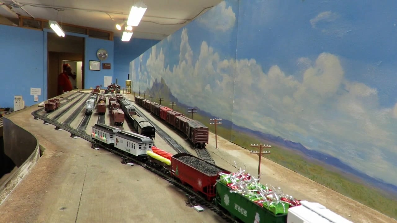 Christmas trains at Gilbert Model Railroad Club on Vimeo