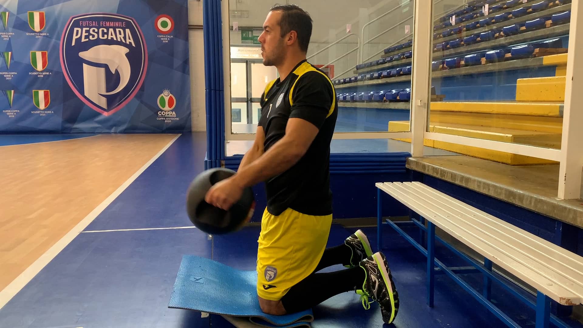 Tall Kneeling Chop & Lift on Vimeo