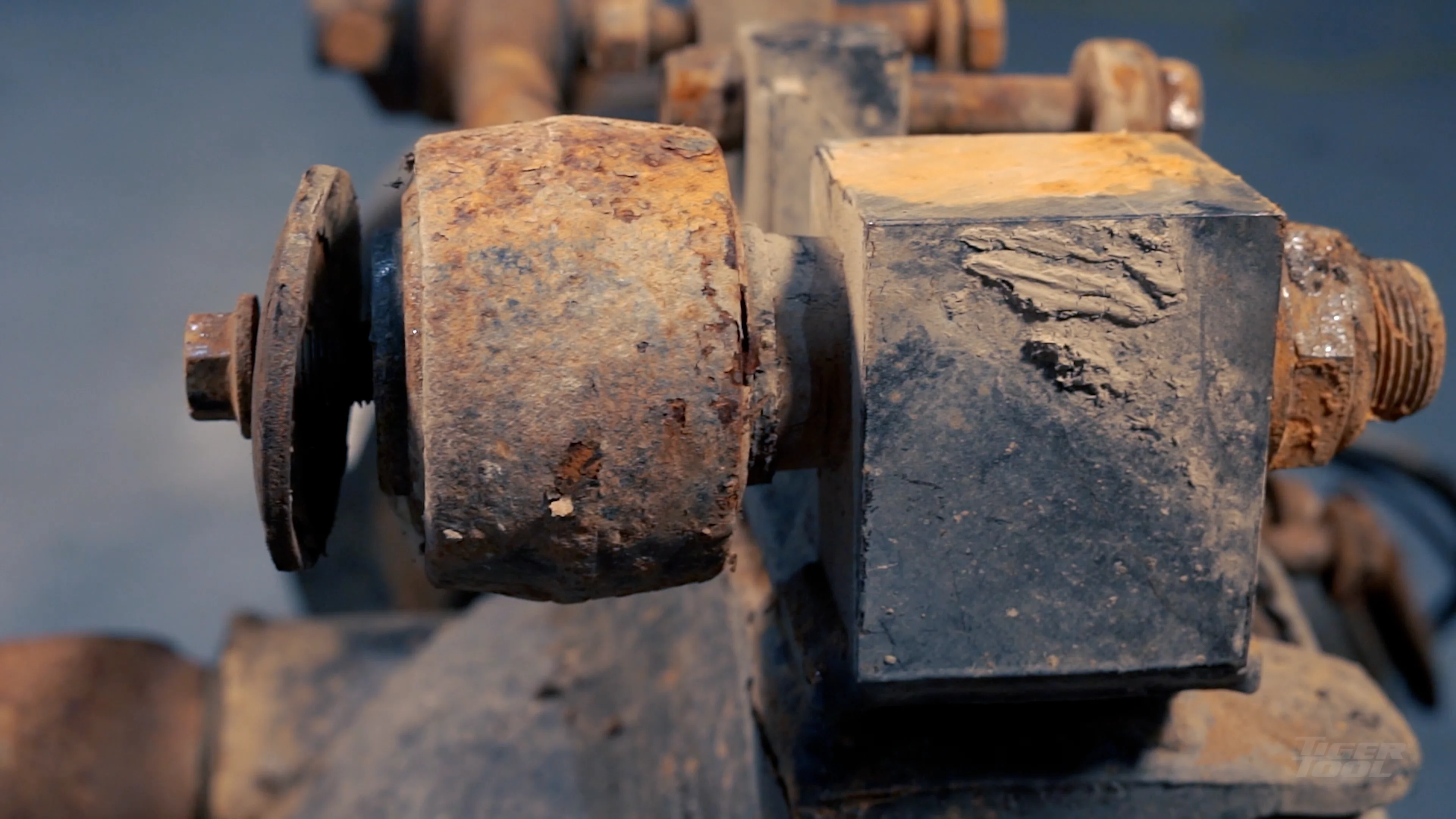 Tapered Torque Rod Press | Tiger Tool 15200