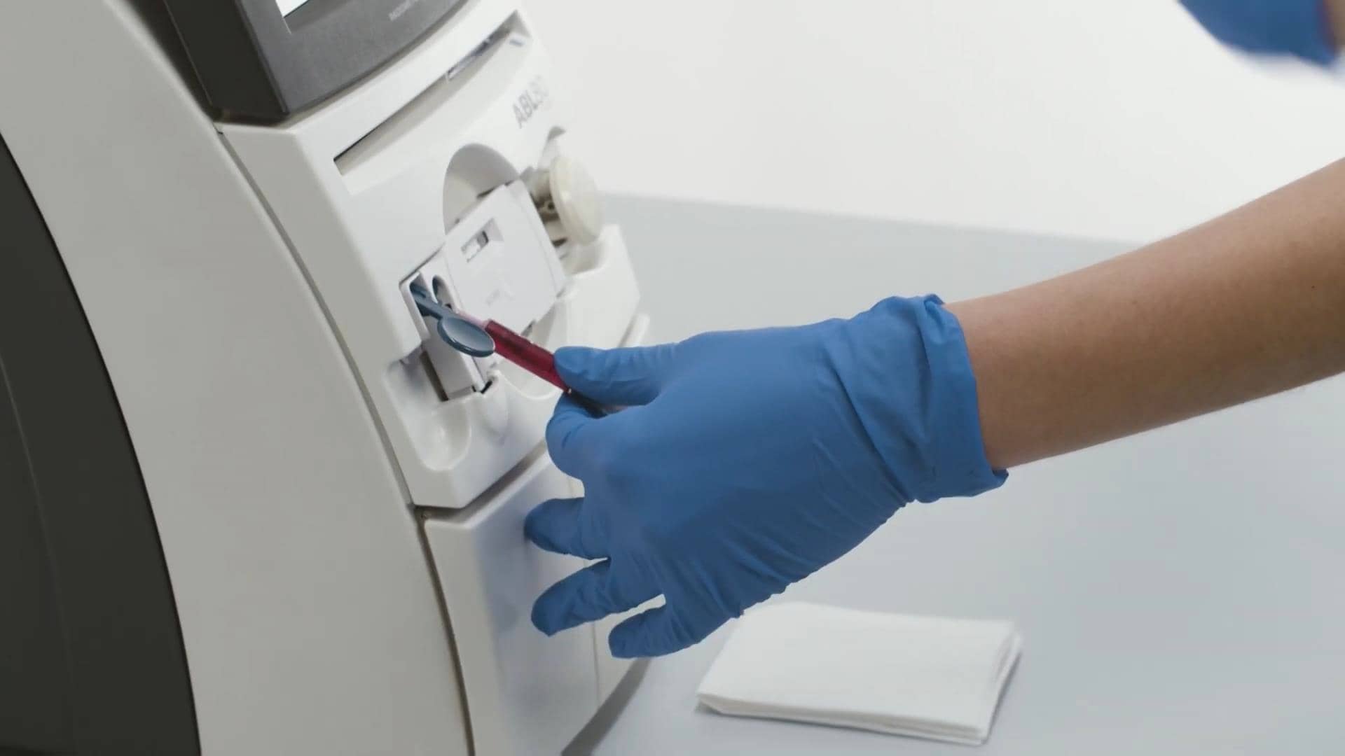 Radiometer ABL80 FLEX - Sampling Syringes on Vimeo