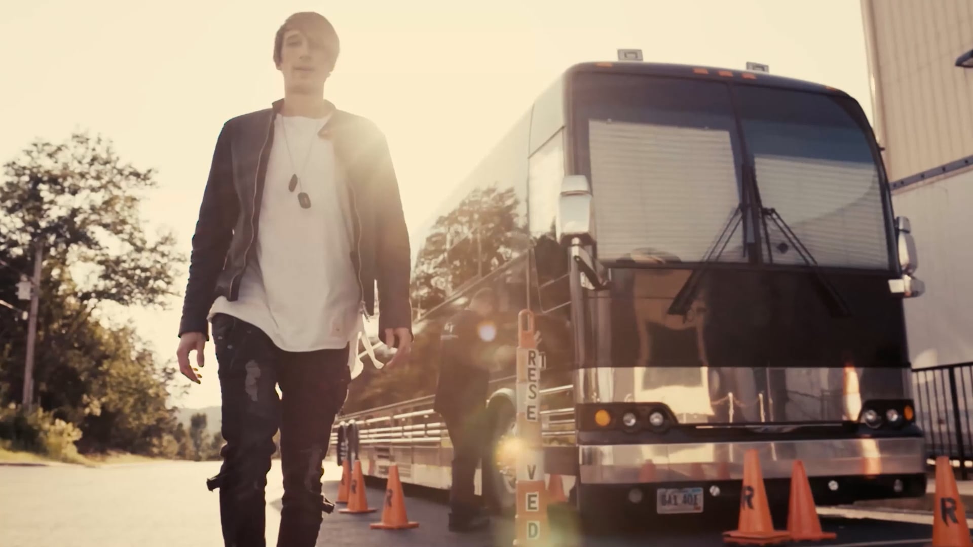 Hire REZA // Magician / Illusionist / Entertainer - Magician in Branson ...