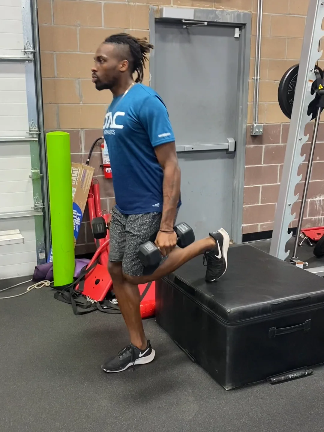 Reverse step up on Vimeo