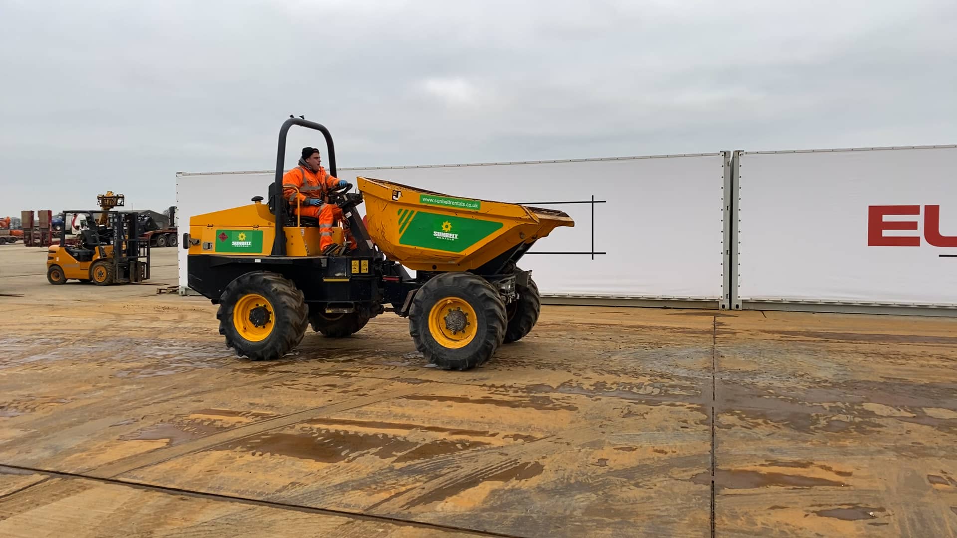 JCB 6TST 6 Ton Swivel Skip Dumper- Leeds January 22 on Vimeo