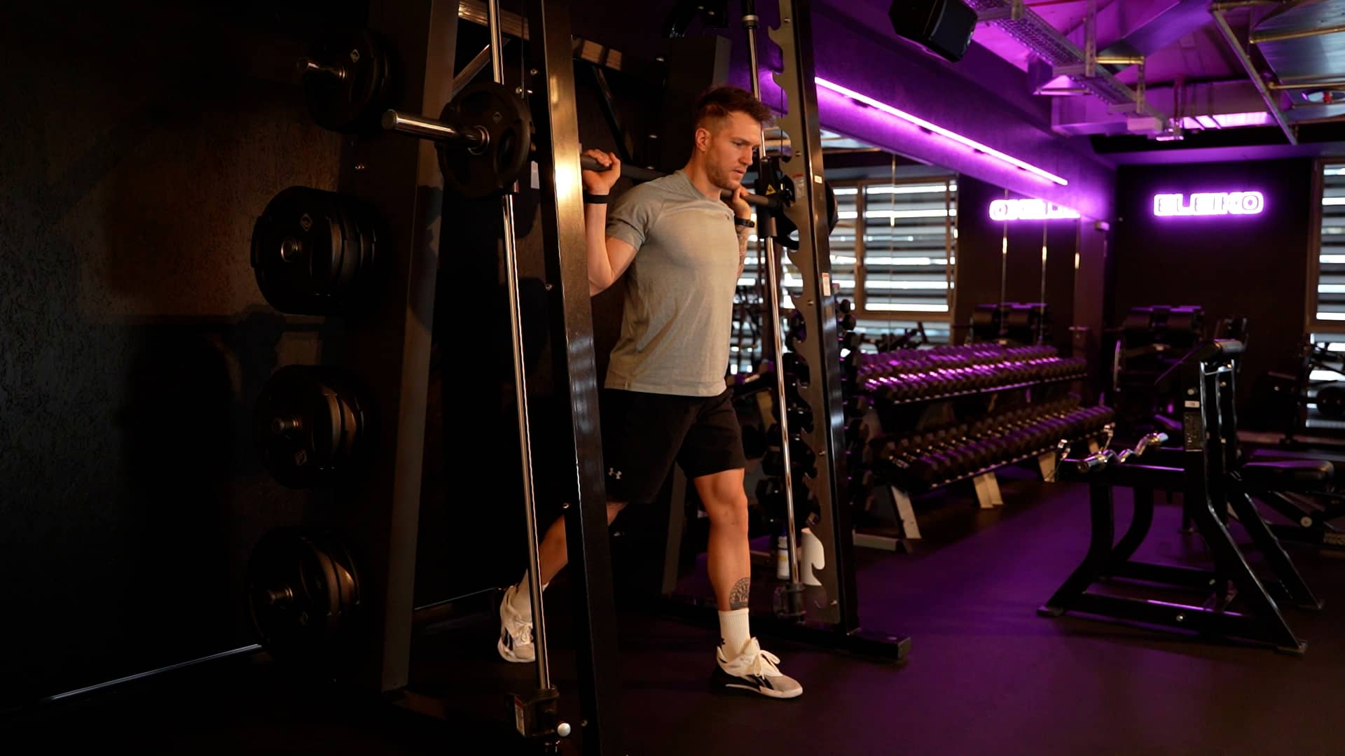 Smith machine split squat on Vimeo