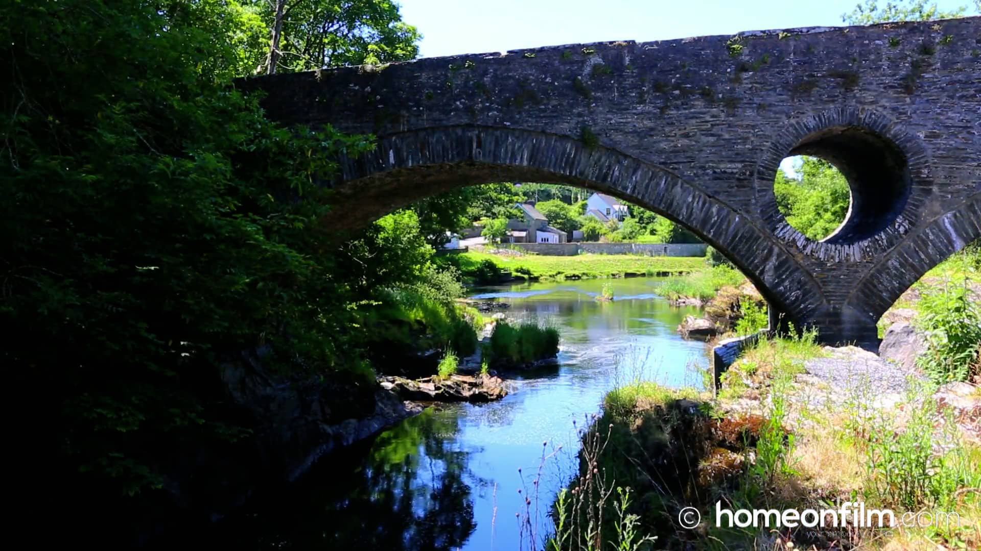 Cenarth, Cenarth Falls & National Coracle Museum, West Wales on Vimeo