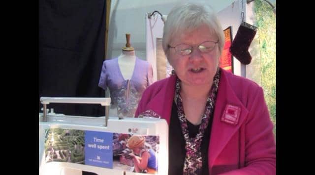 Meet the Artist - Jan Tillett on Vimeo