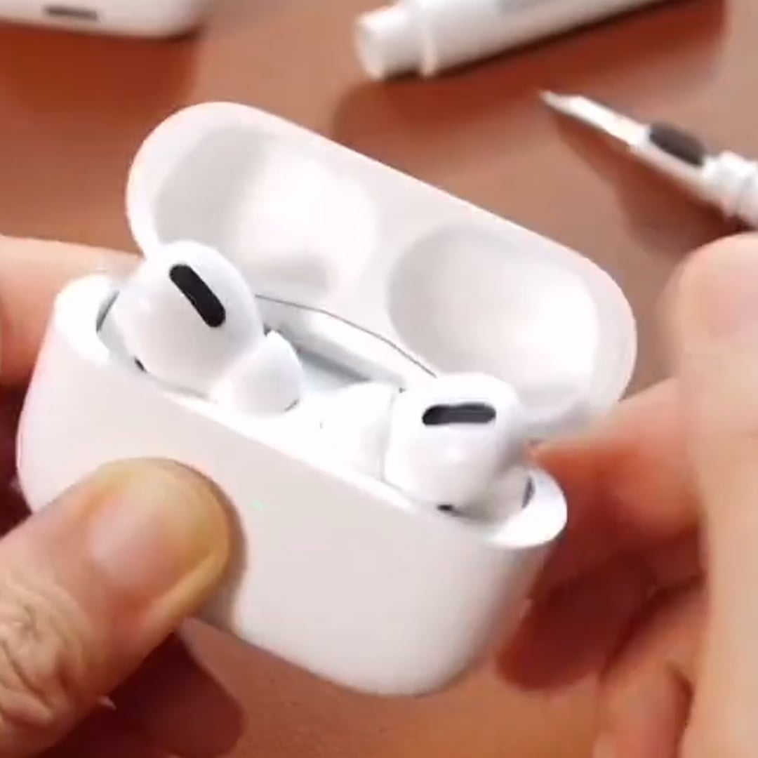 Airpods GIF 1.mp4 on Vimeo