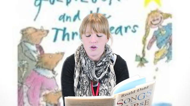Miss Sly reading Goldilocks and the three bears by Roald Dahl on Vimeo