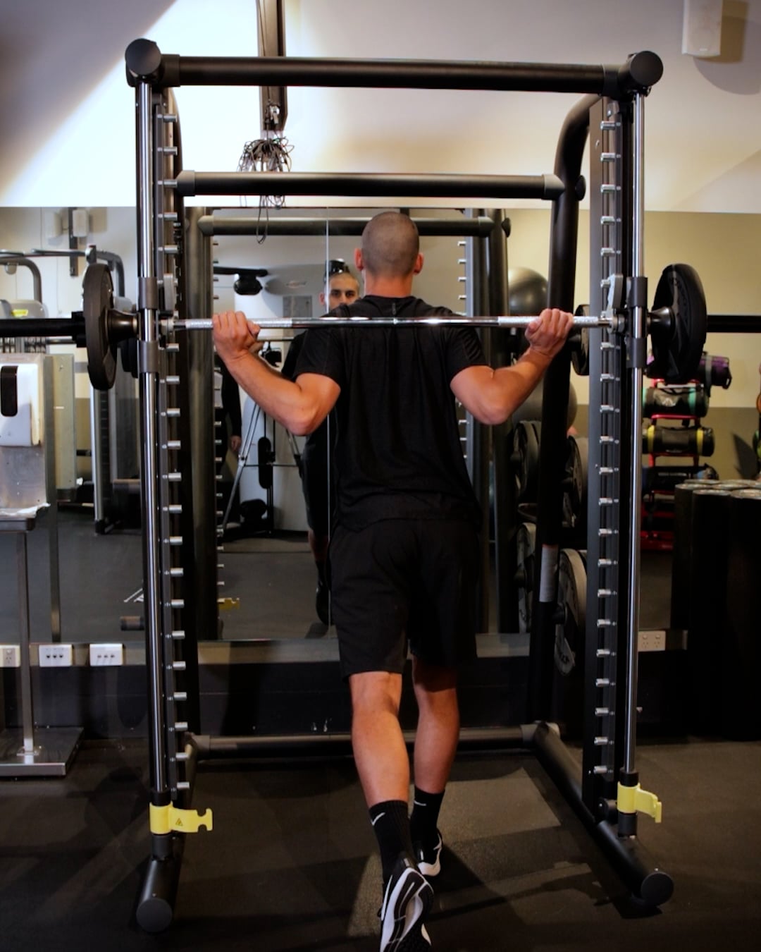 Smith Machine Lunge.mp4 on Vimeo