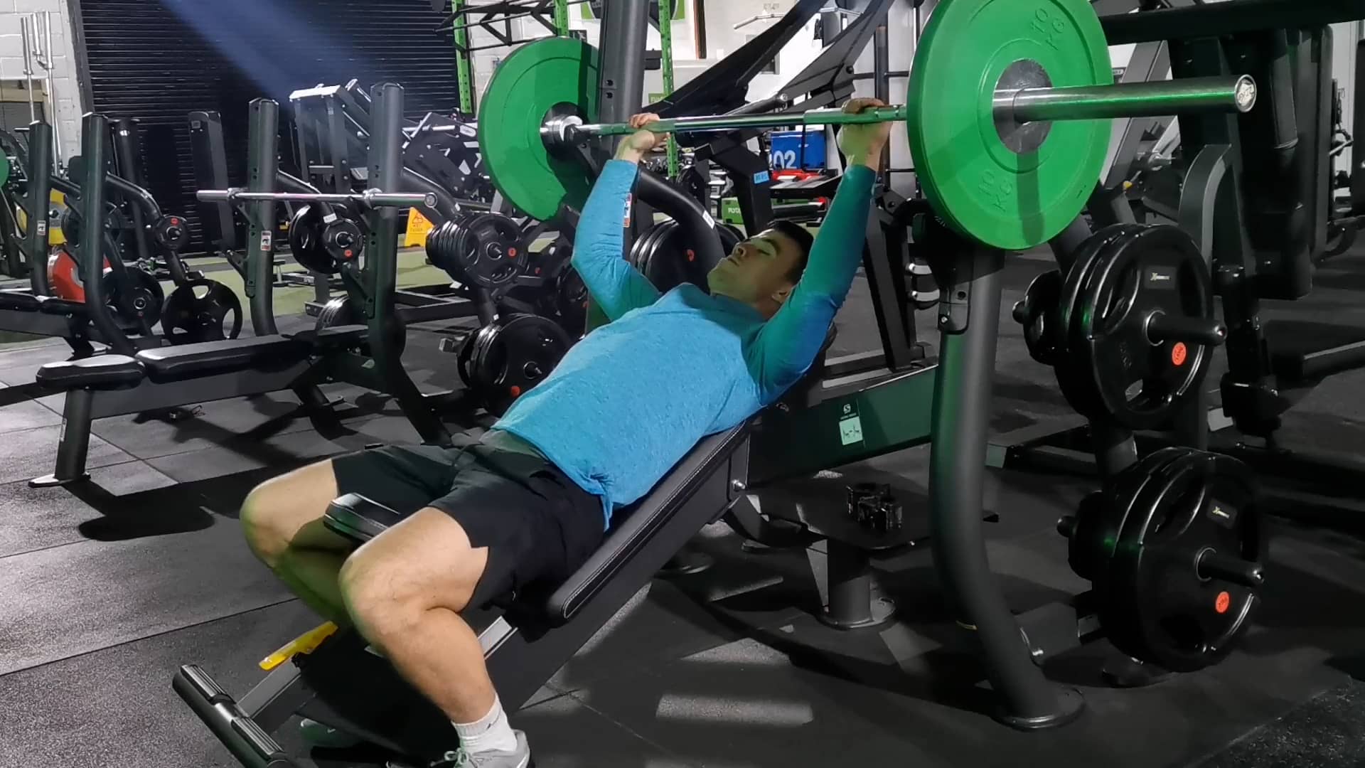 BB Incline Bench Press on Vimeo