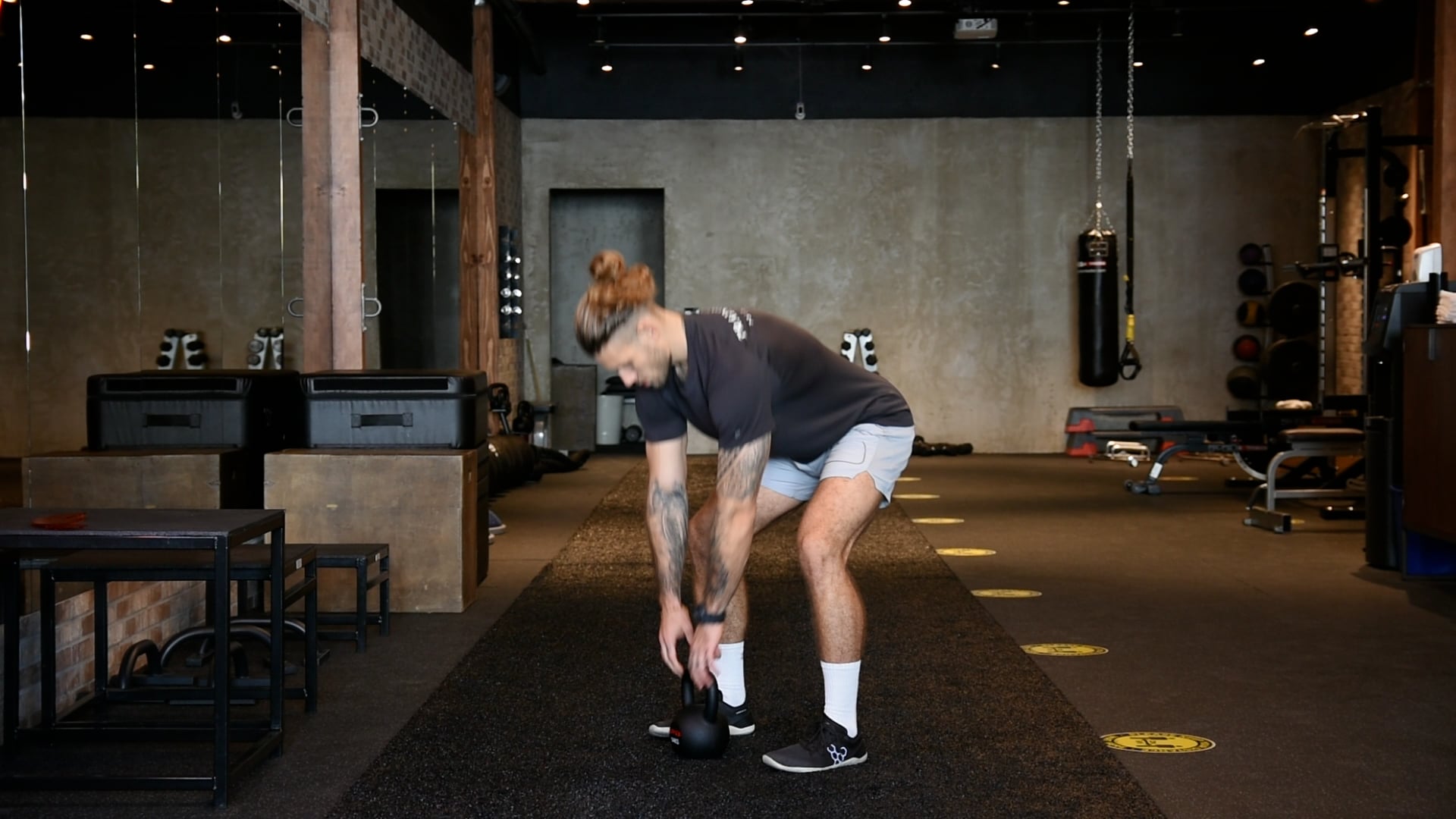 Kettlebell Upright Row (Side View) on Vimeo