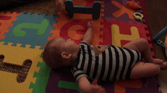 Evan rolls over 03.13.11 on Vimeo