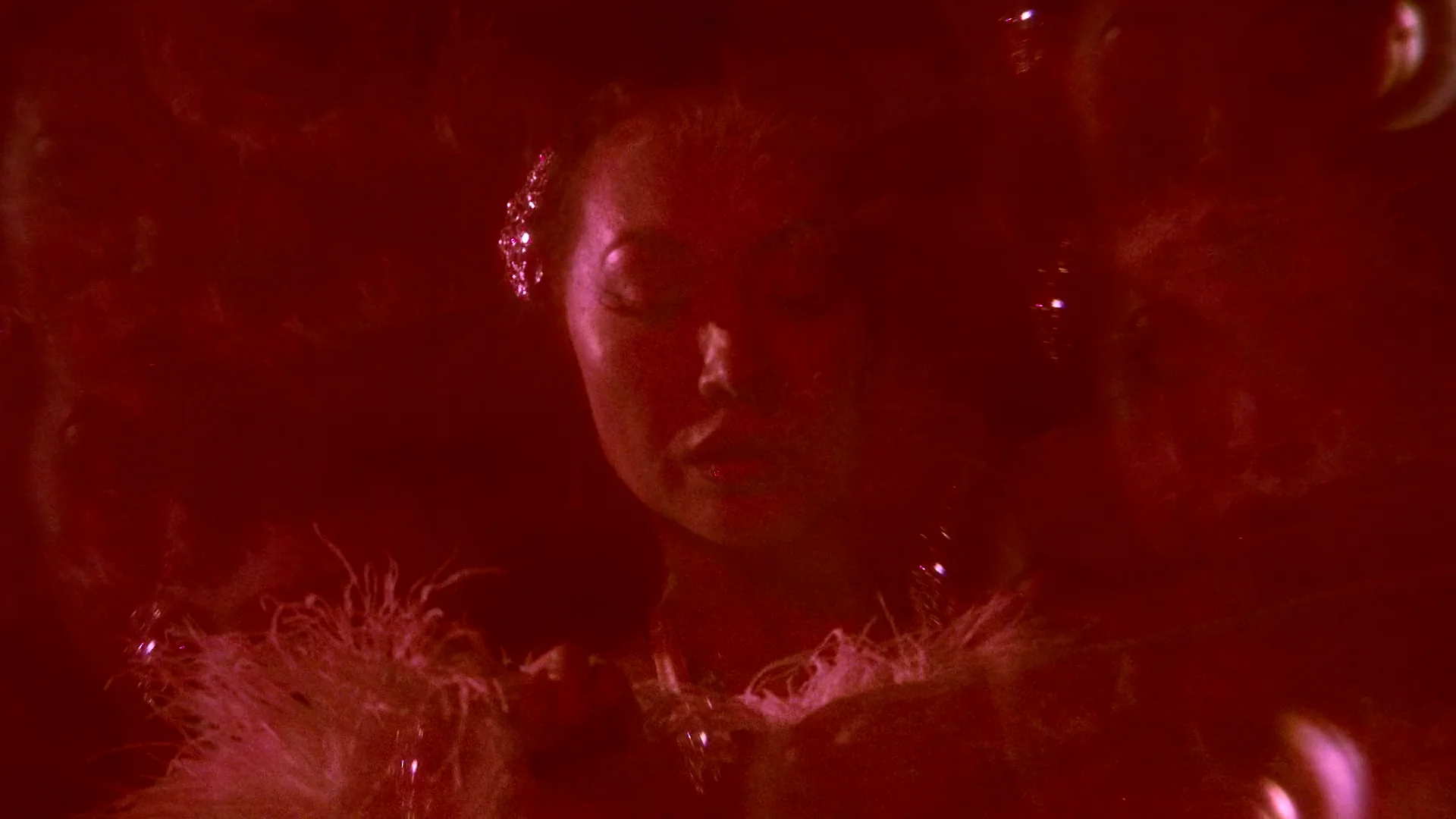 I paint my nails red (M'me Romanova) on Vimeo
