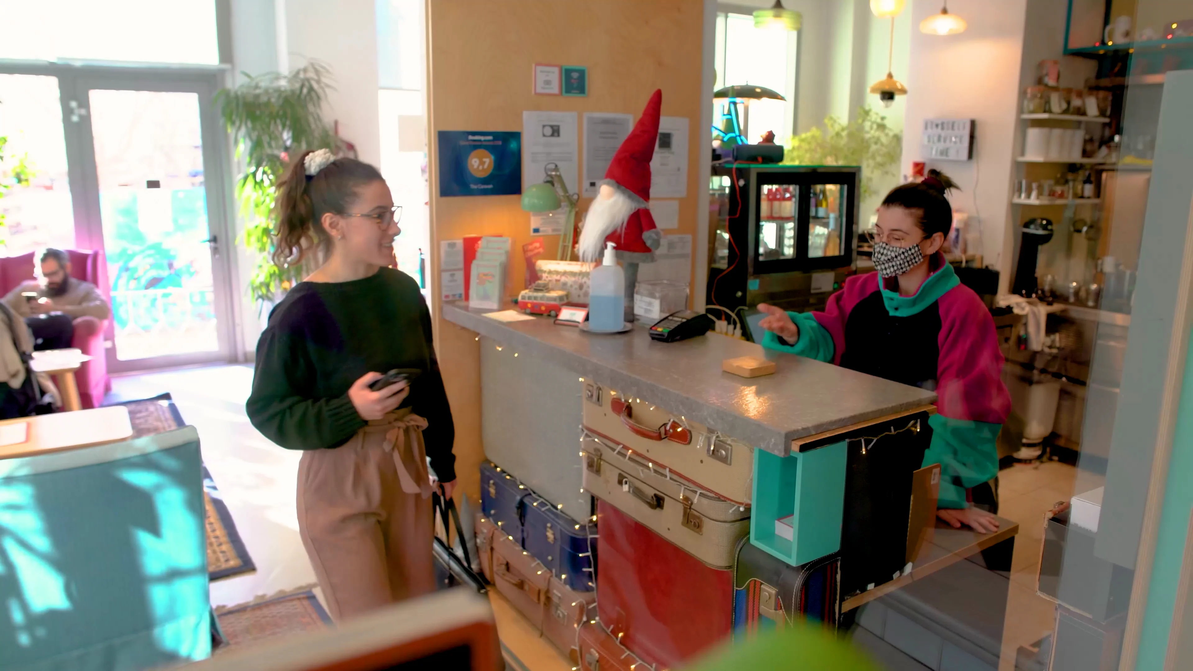 ILO BOX _THE CARAVAN ENGLISH VERSION.mp4