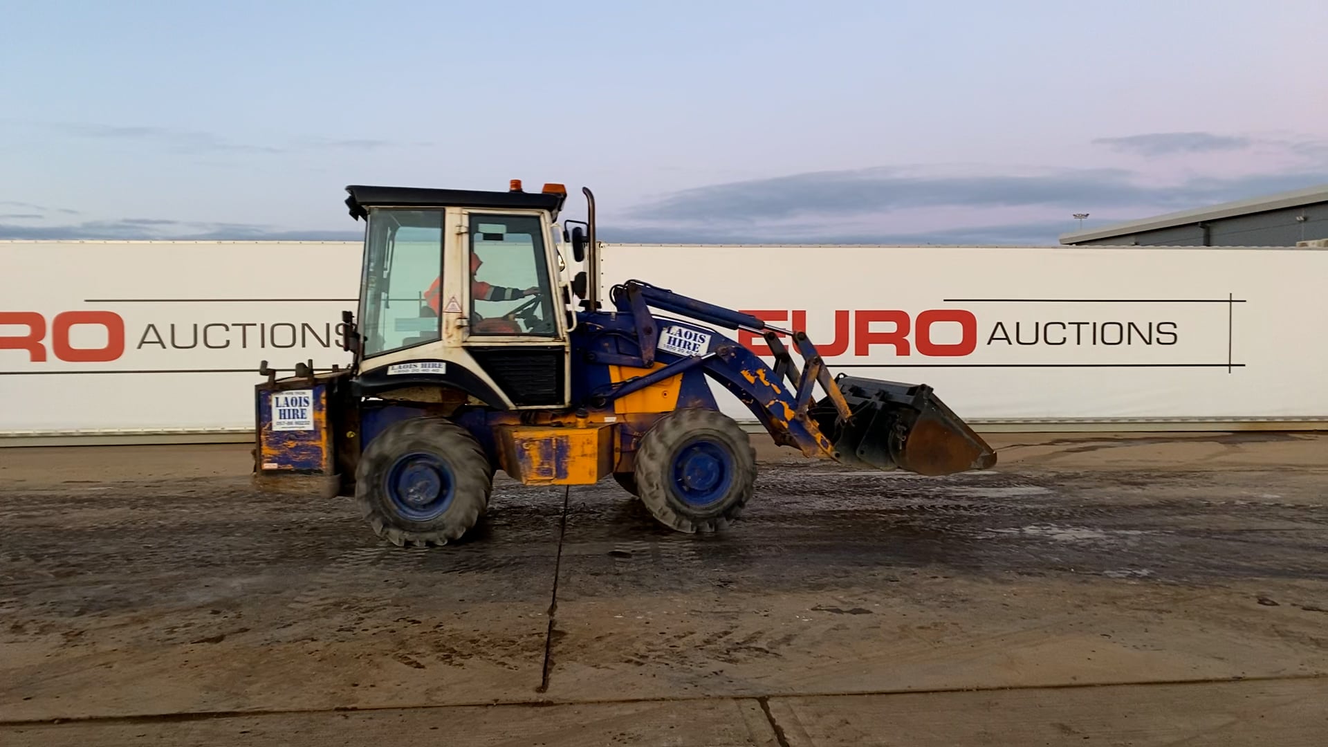 2007 JCB 2CX Airmaster 4WS Loader- Leeds Jan 22 on Vimeo