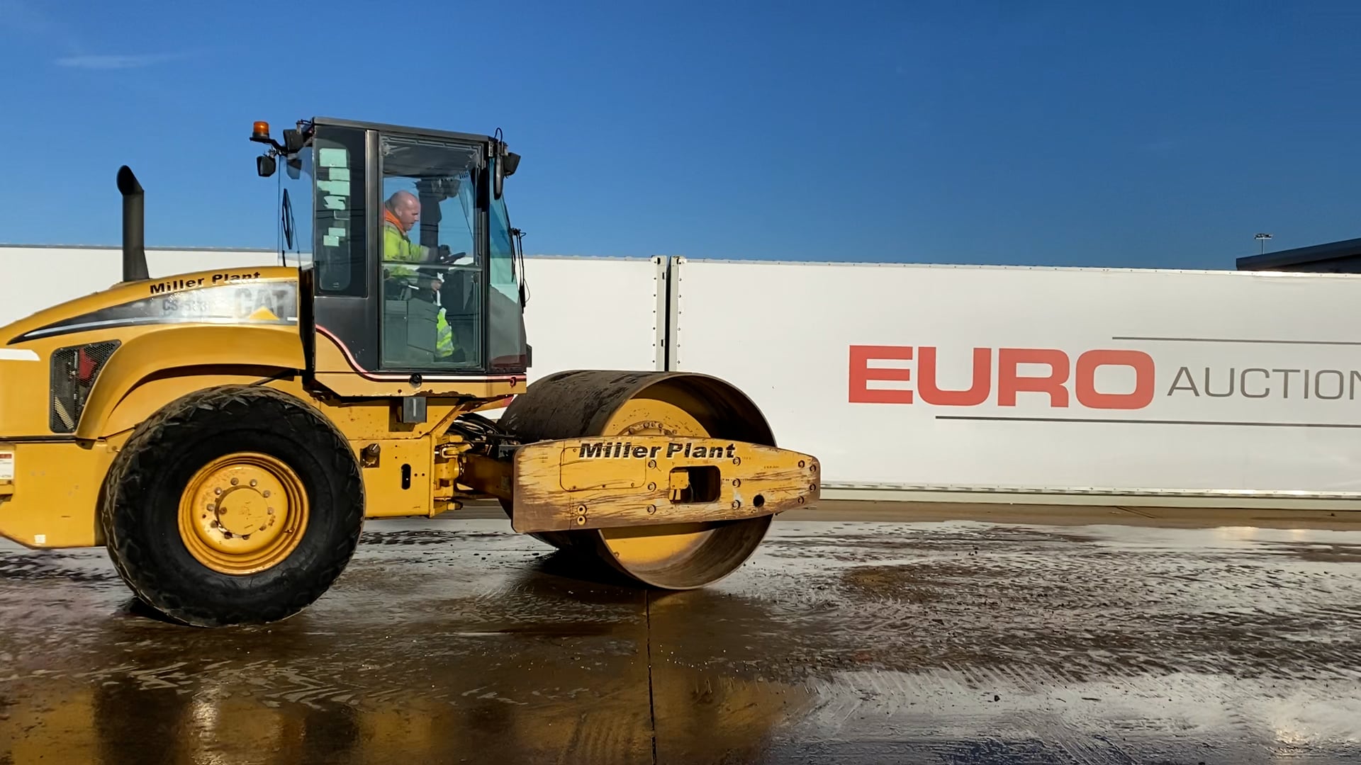 CAT CS563E Single Drum Vibrating Roller- Leeds Jan 22 on Vimeo