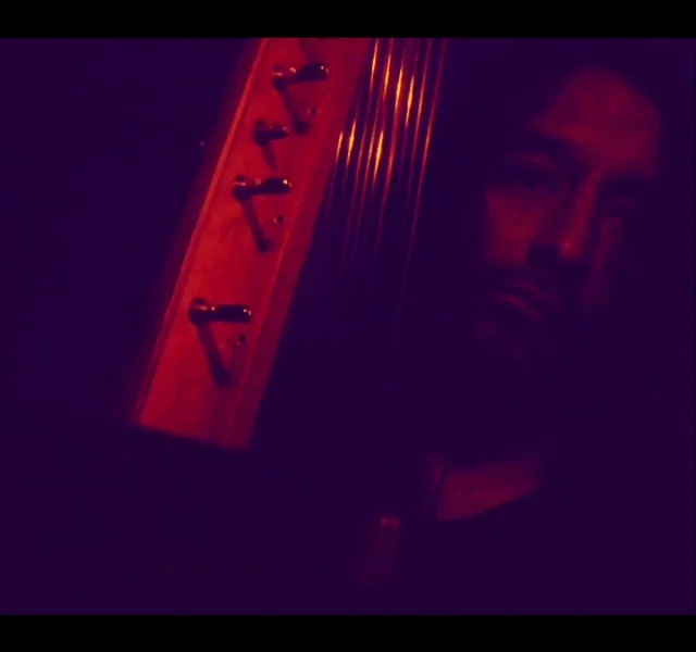 improvisation on an electric kora ...