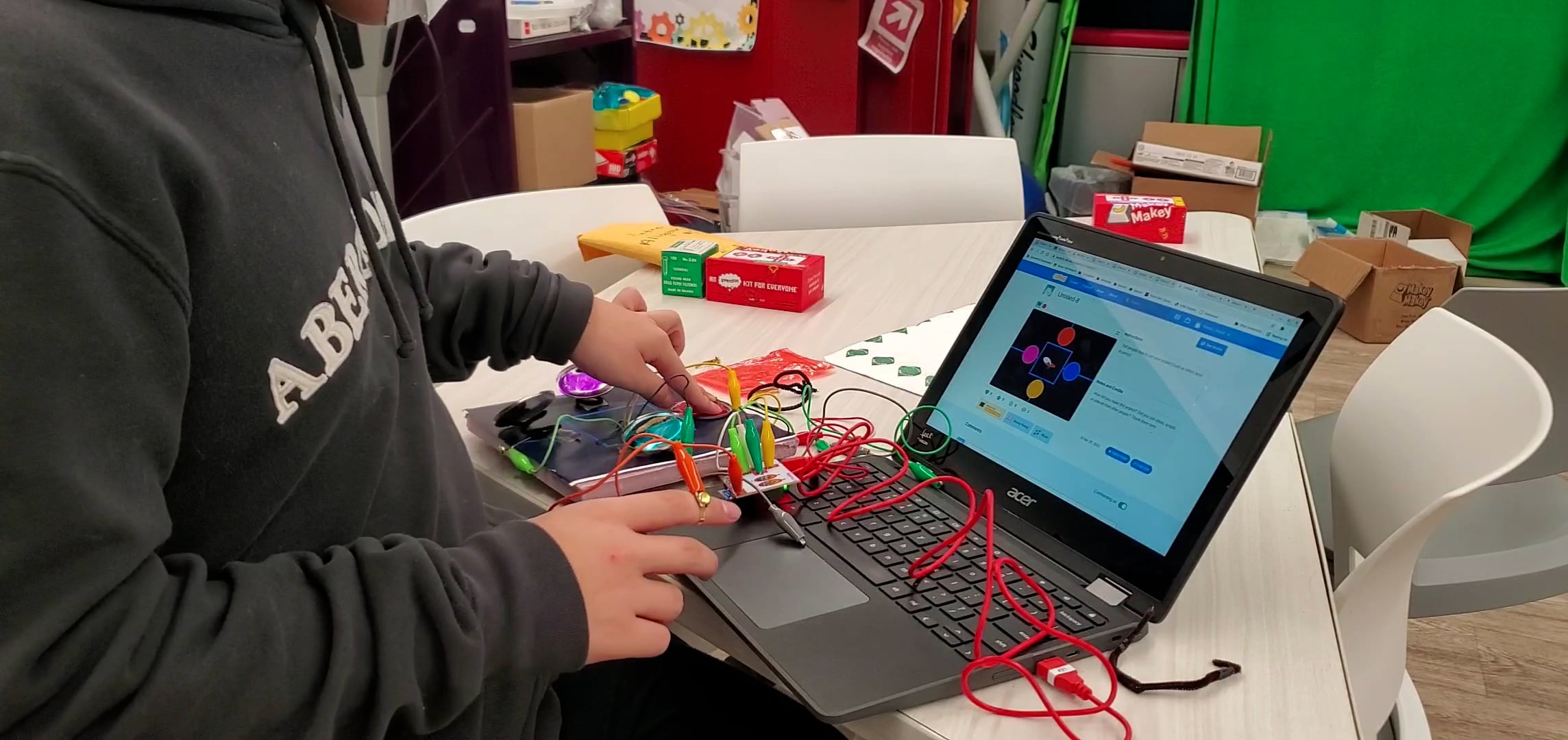 Makey Makey Simon Demonstration on Vimeo
