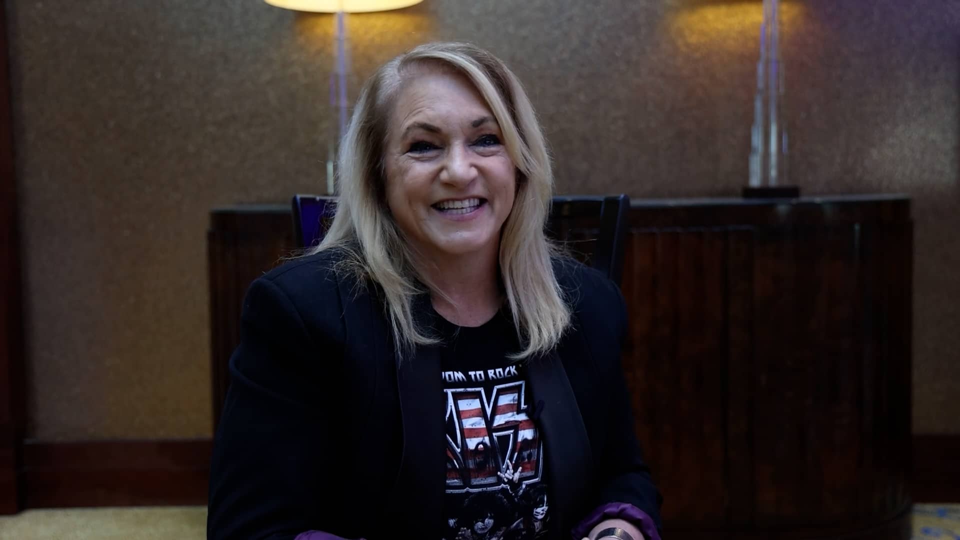 Michelle McKormick discussing "Radio Wars" on Vimeo