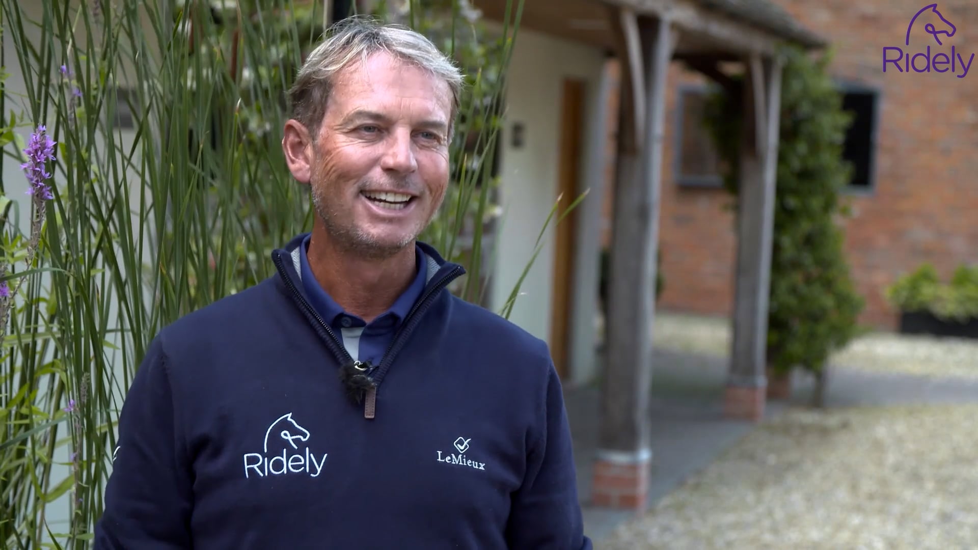 The Rider's Position and Self Carriage | Ridely