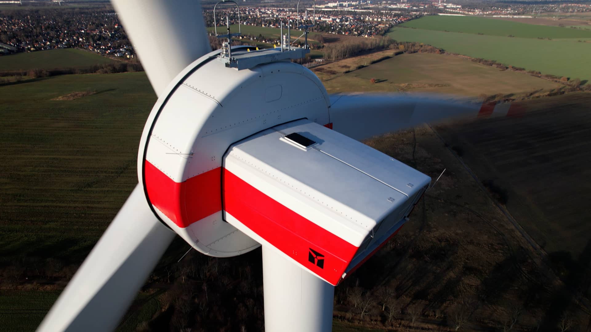 074 | footage tilt down | drone | windenergy | turbine | Enercon E138 ...