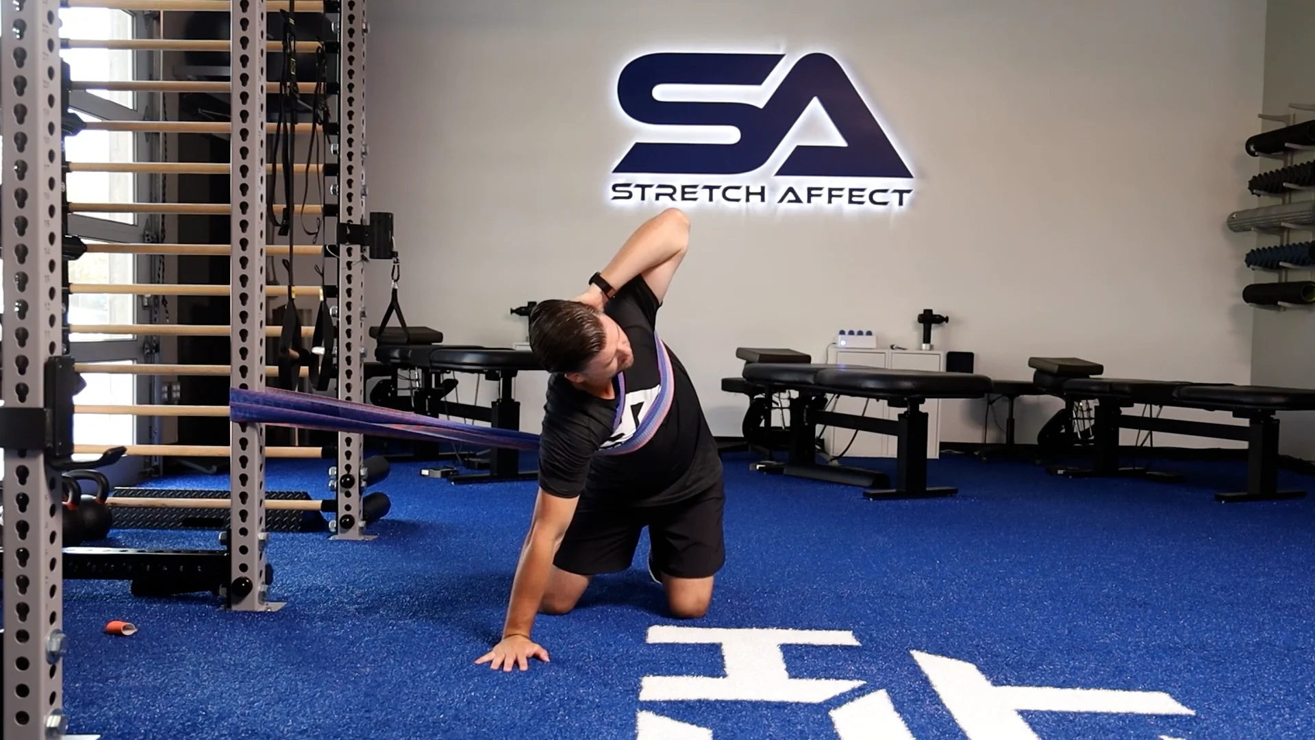 Band Resisted Thoracic Rotation* on Vimeo