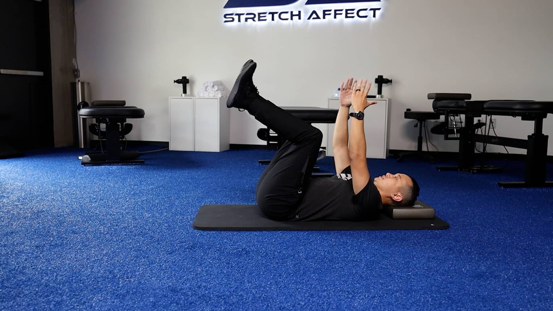 Dead Bug Isometric* on Vimeo