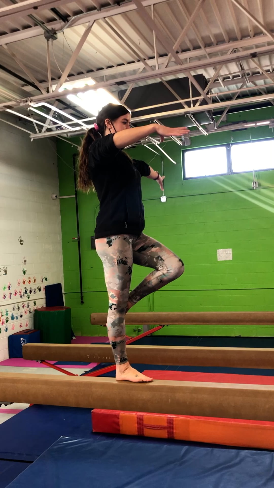 Heel Snap 1/2 Turn (Beam) on Vimeo