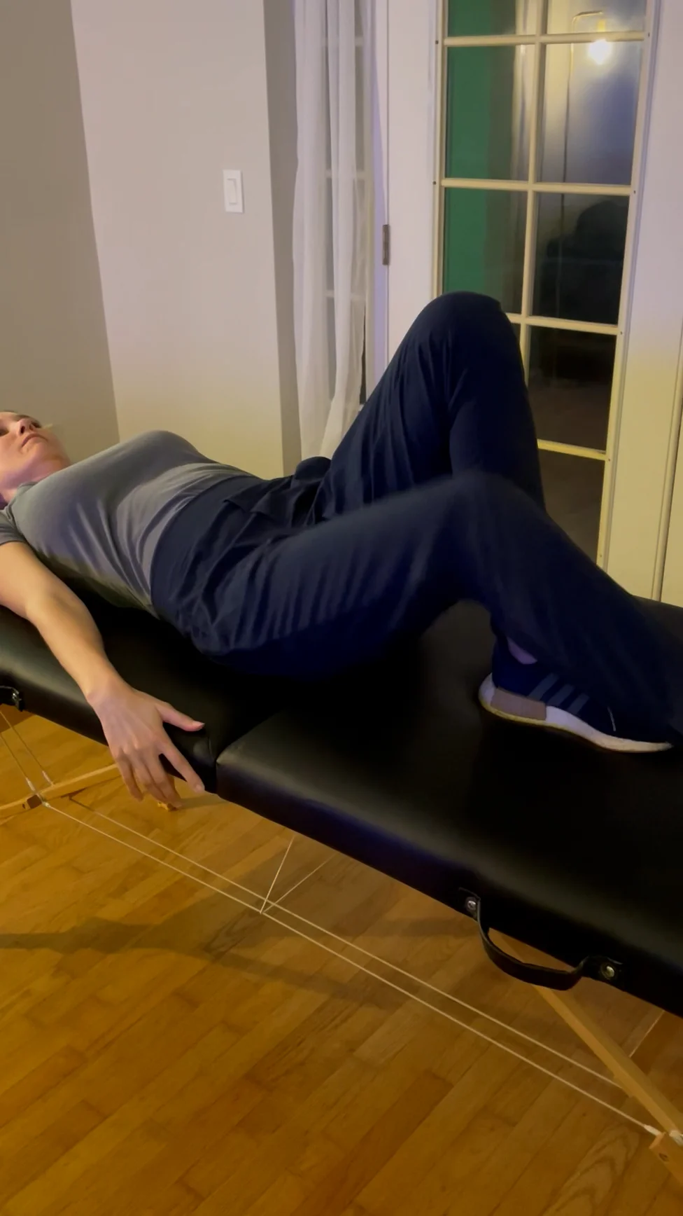 Trunk Rotation Stretch on Vimeo