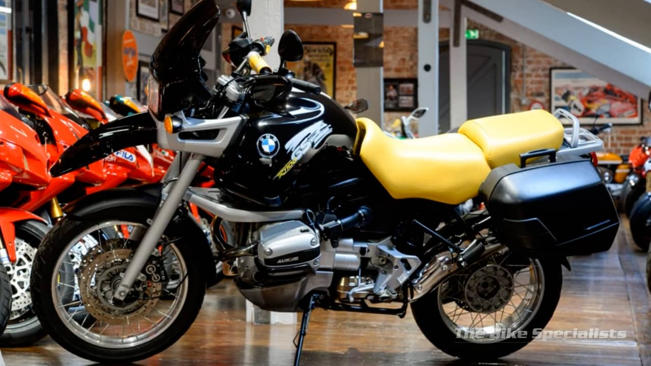 1995 BMW R1100GS on Vimeo