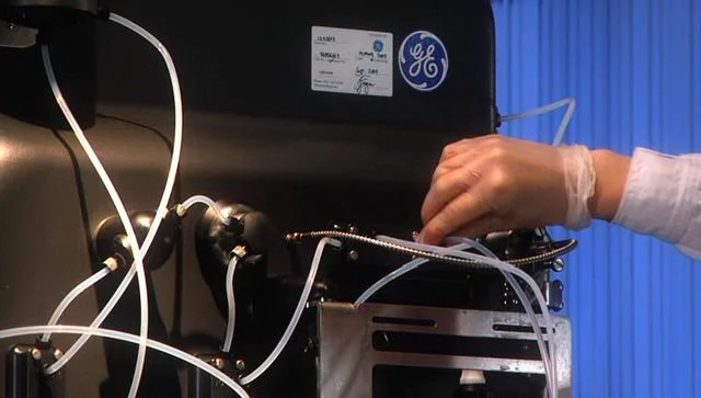 Packing small-scale AxiChrom columns