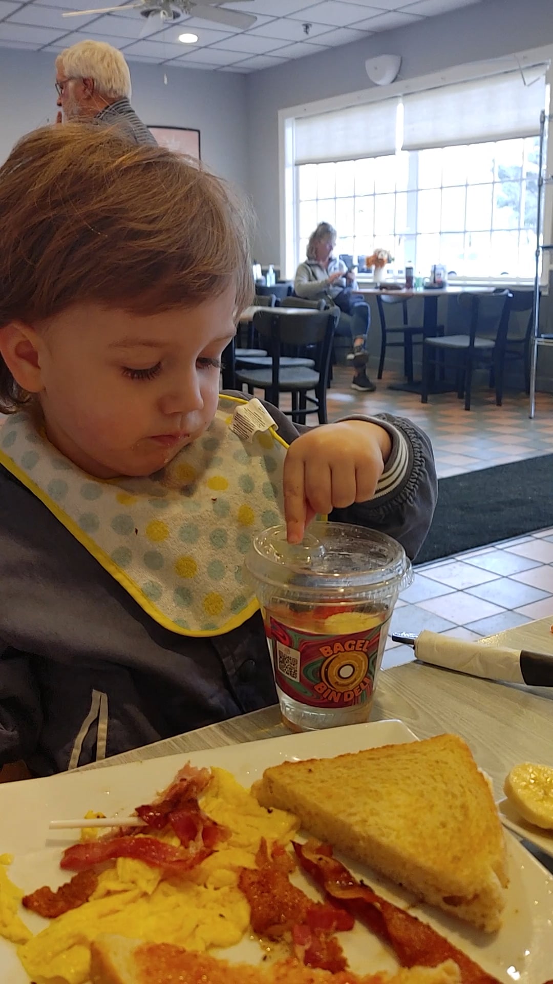 Breakfast with lil man on Vimeo