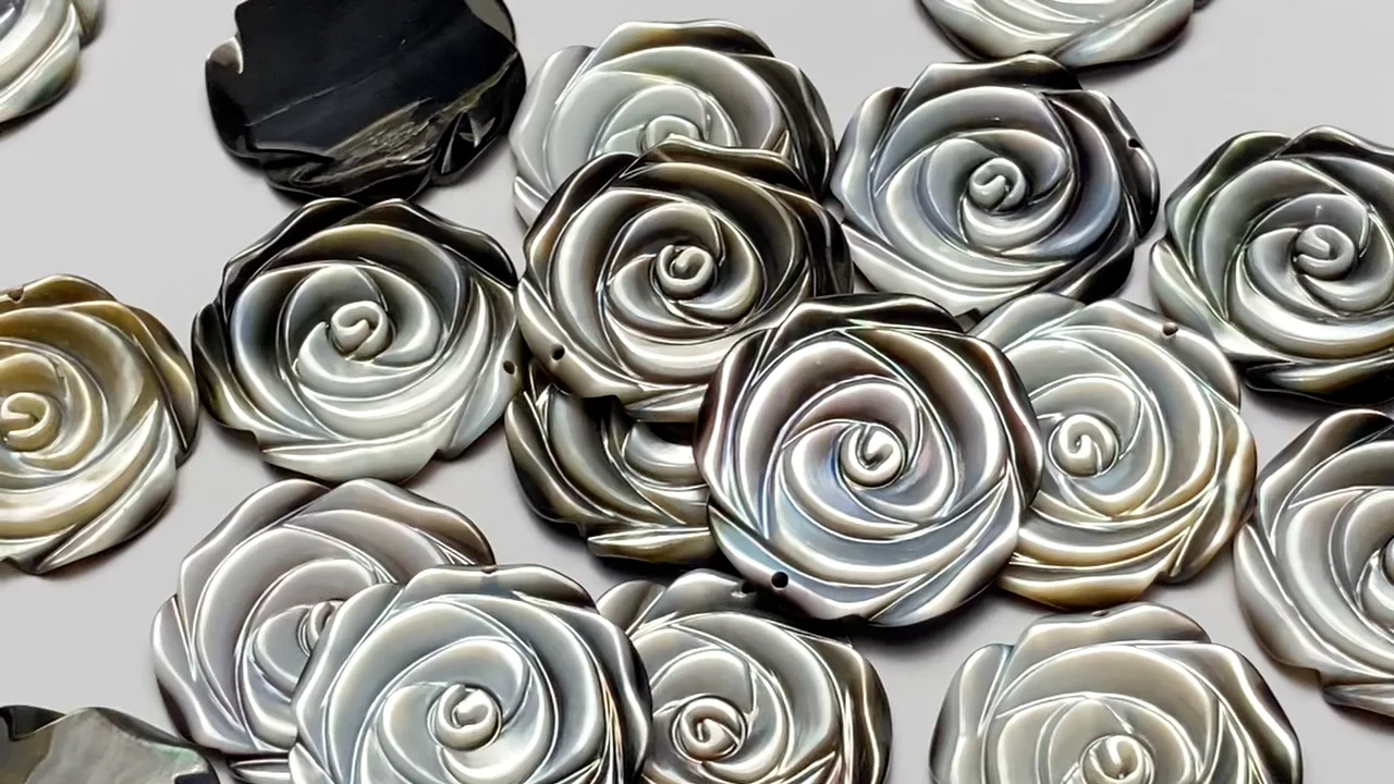 ブラックシェル(黒蝶貝) 薔薇 25mm 1枚天然石ビーズの卸問屋 ブラックシェル(黒蝶貝) 薔薇 25mm 1枚天然石ビーズの卸問屋