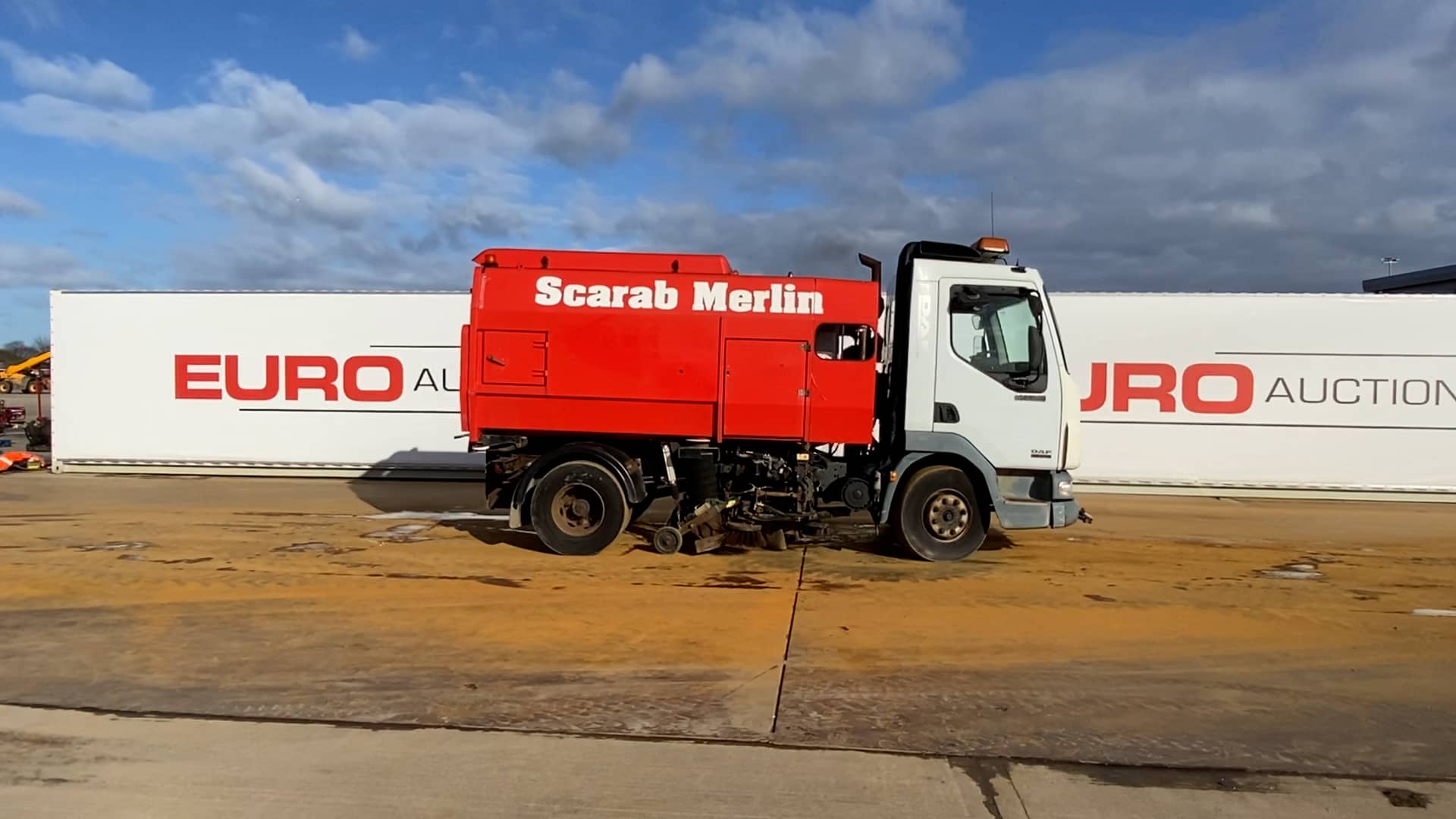 2007 DAF LF45-170 4x2 Scarab Merlin Sweeper Lorry - Leeds March 22 on Vimeo