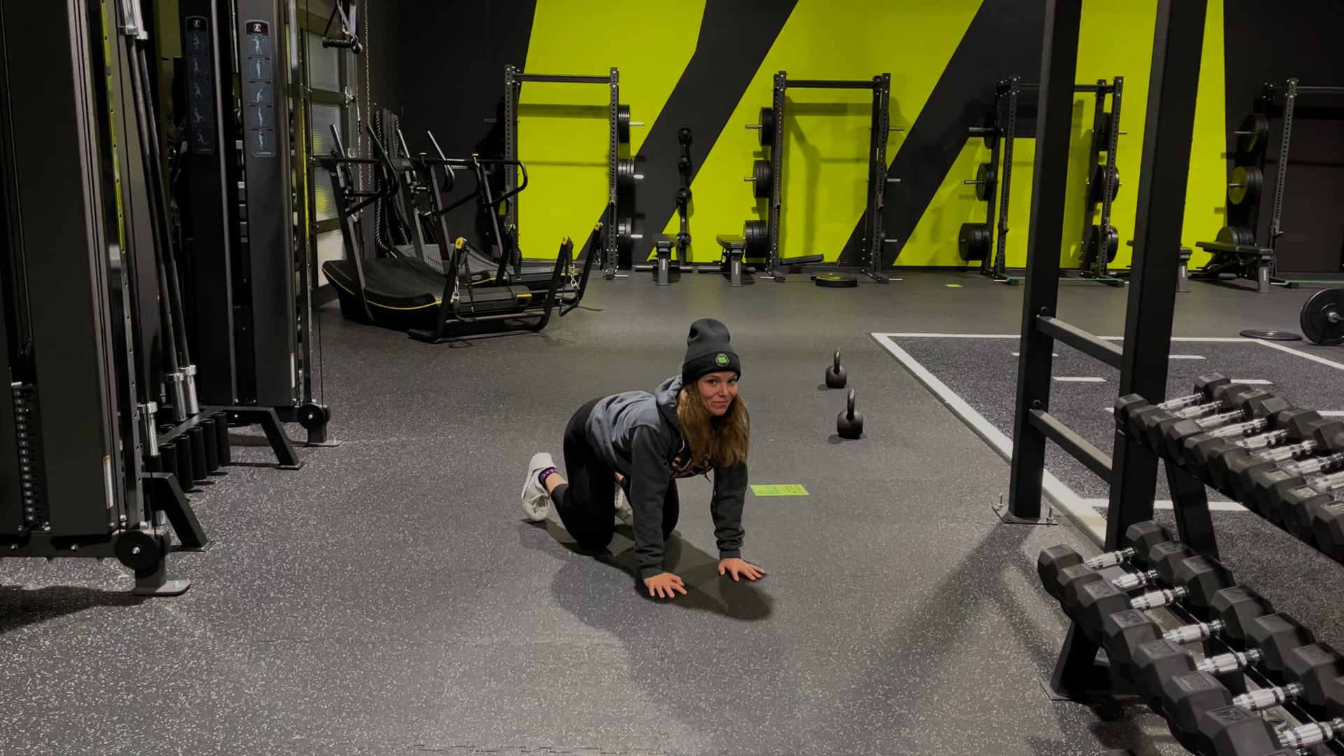 Bear Crawl Leg Extension Lateral Rotations on Vimeo