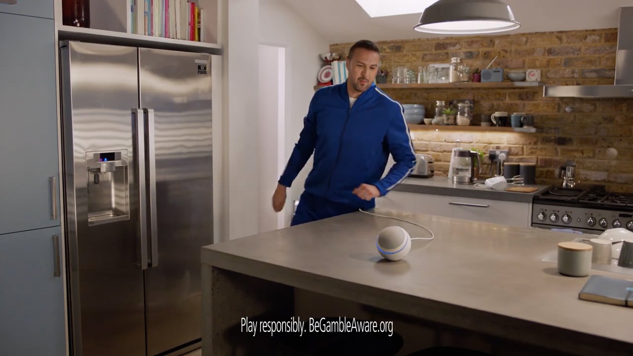 SIMON NEAL - Meet Maxine - Jackpotjoy on Vimeo