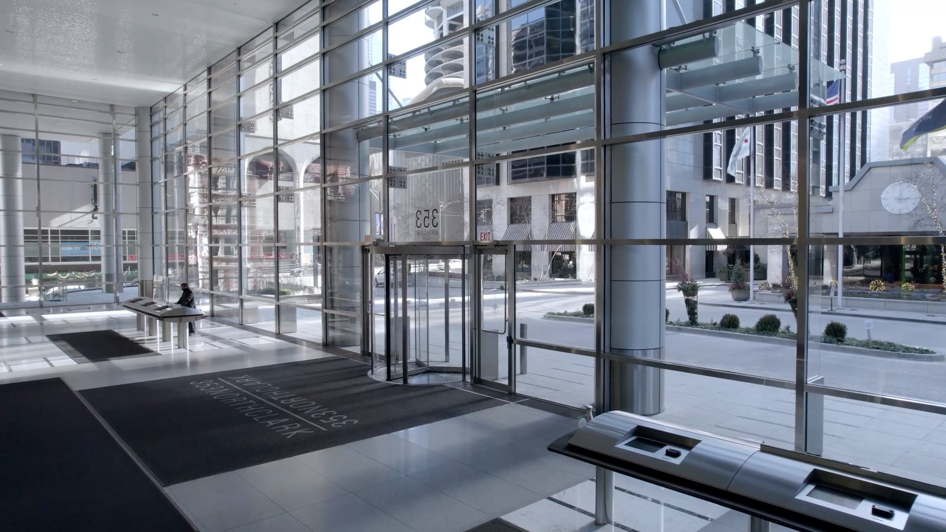 353 N Clark Amenities on Vimeo