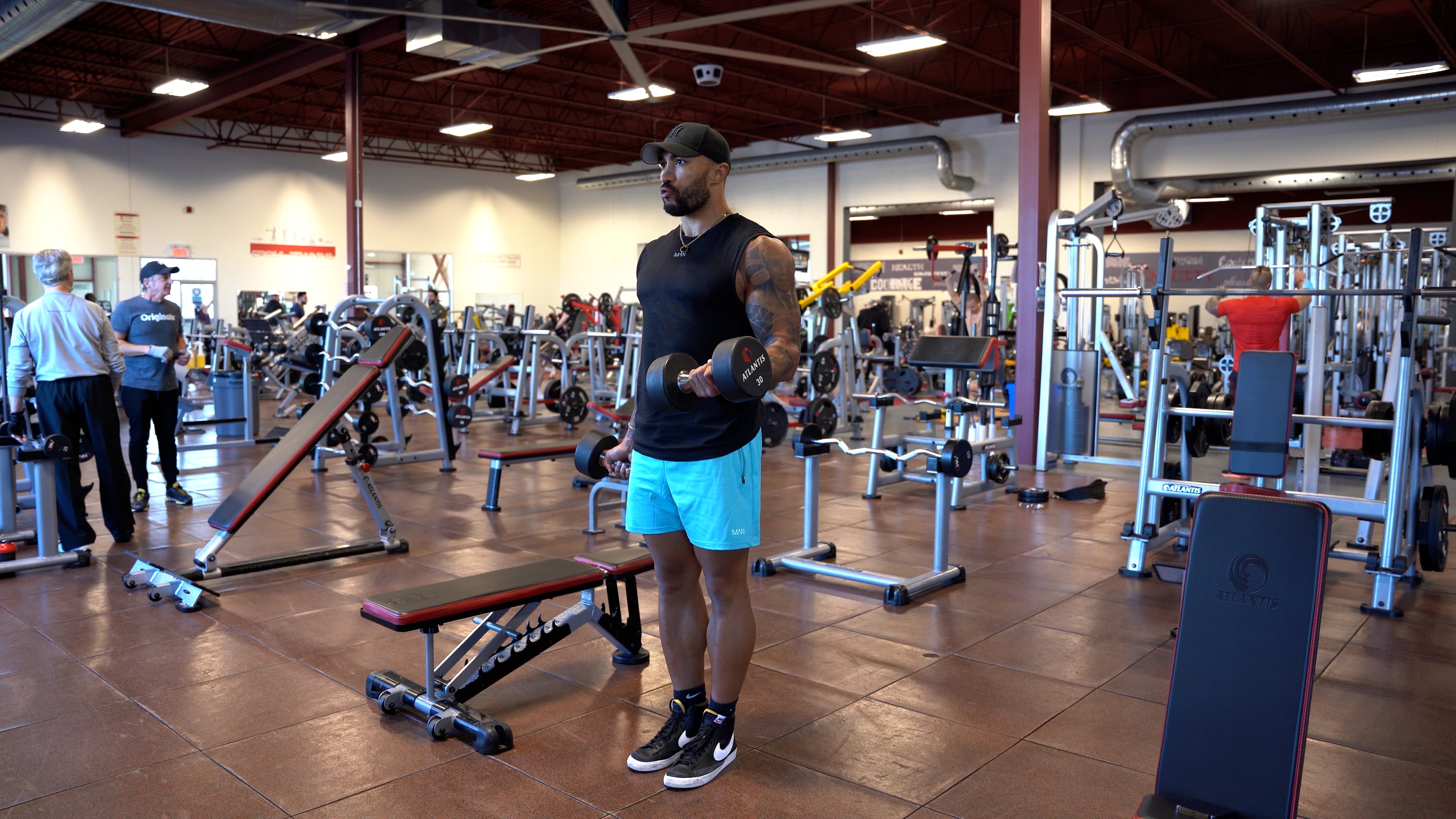 DB Alternating ISO Curl on Vimeo