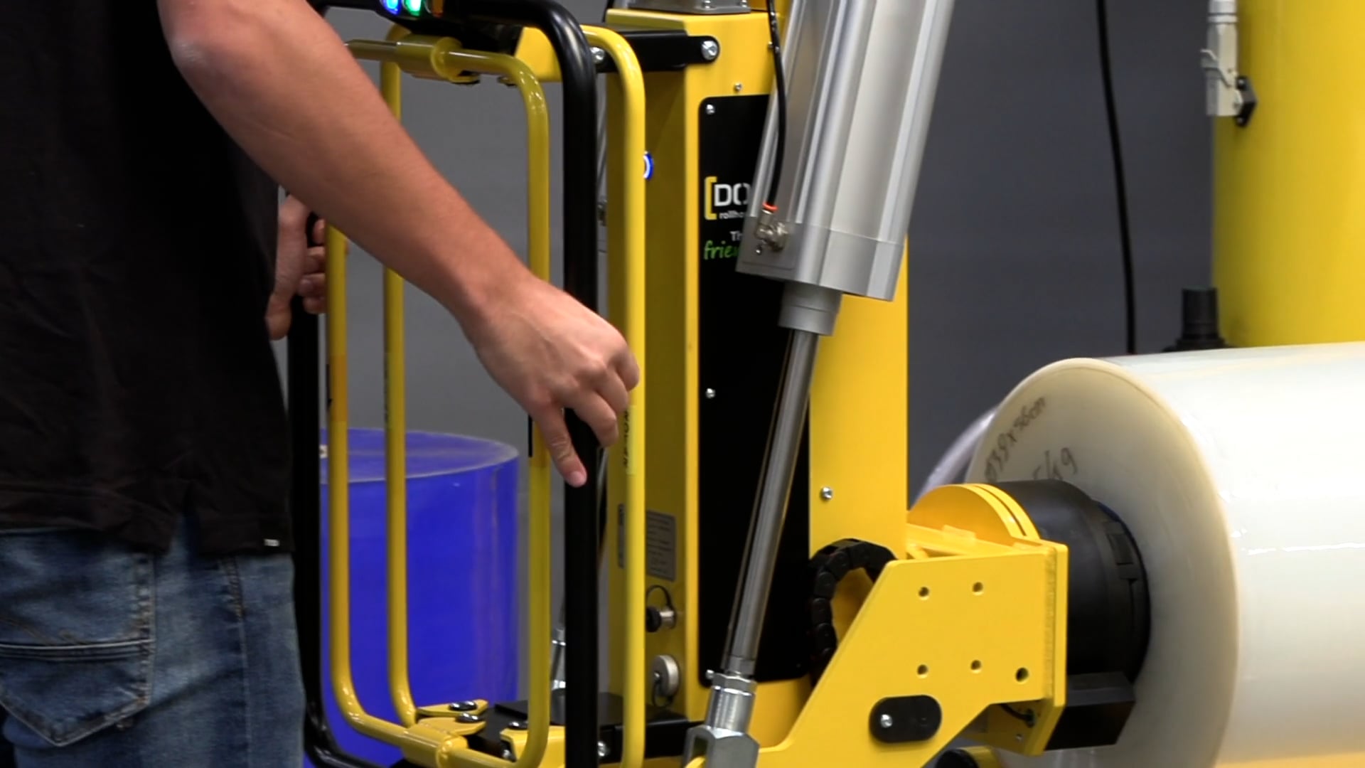 Roll handling solutions - Dotec Roll handler RH200 Tilting Action(TA ...