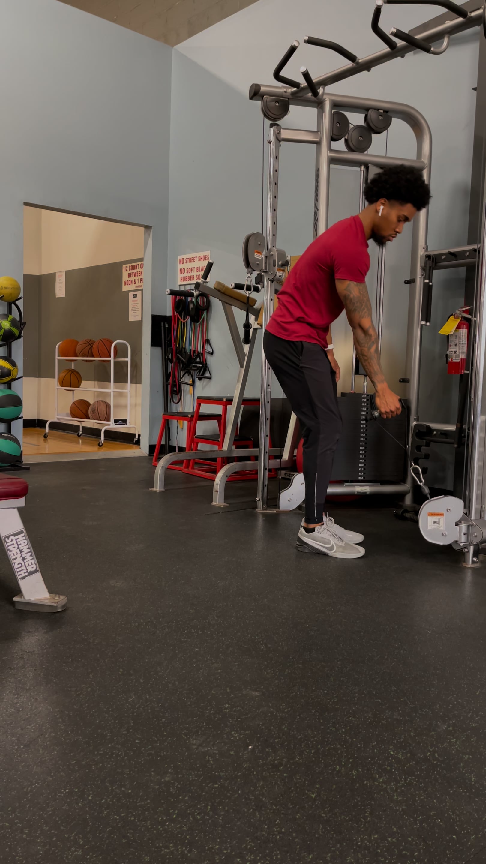 Single arm standing low cable row on Vimeo