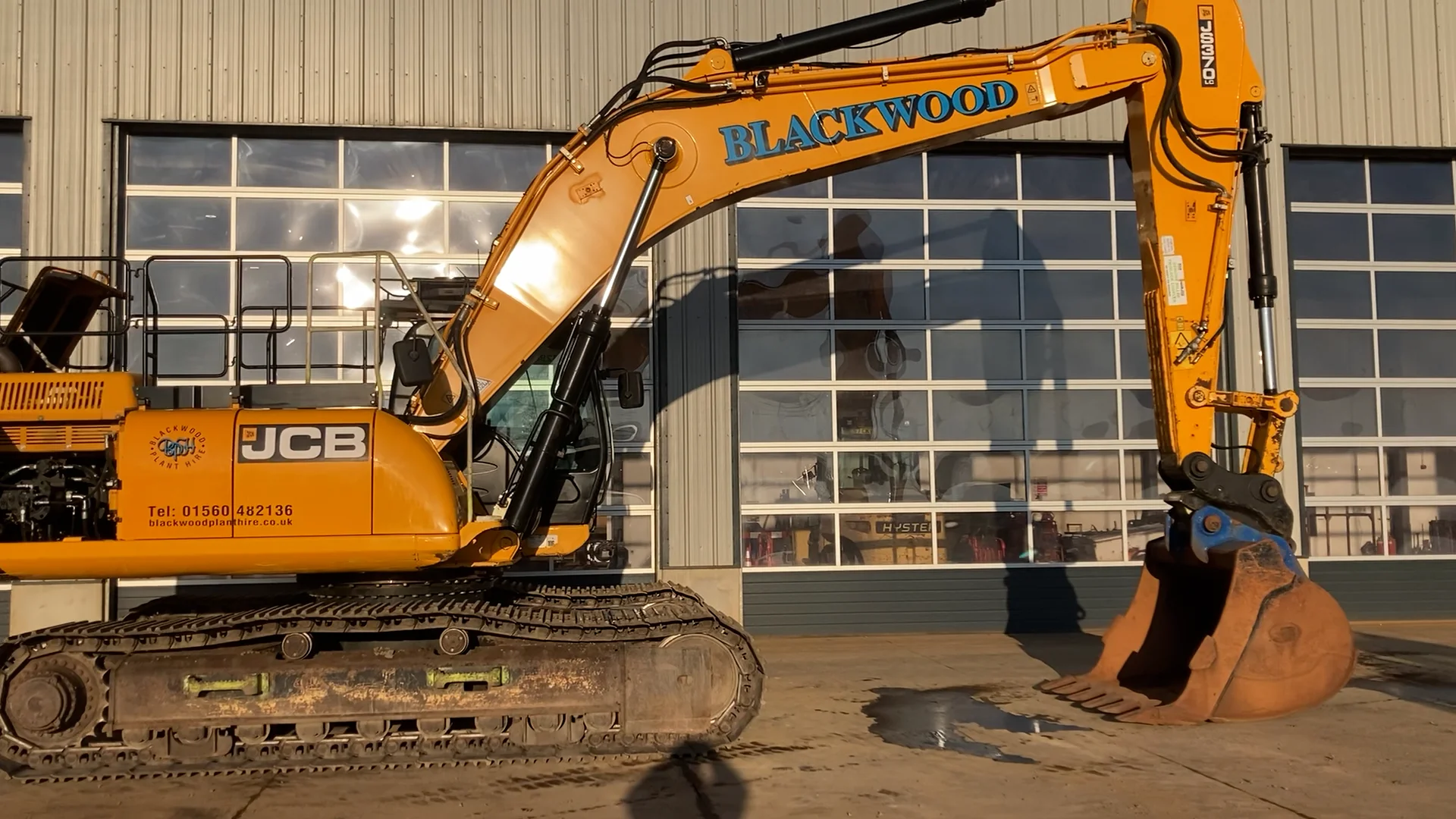 LOT # 3298 -- 2016 JCB JS370LC on Vimeo