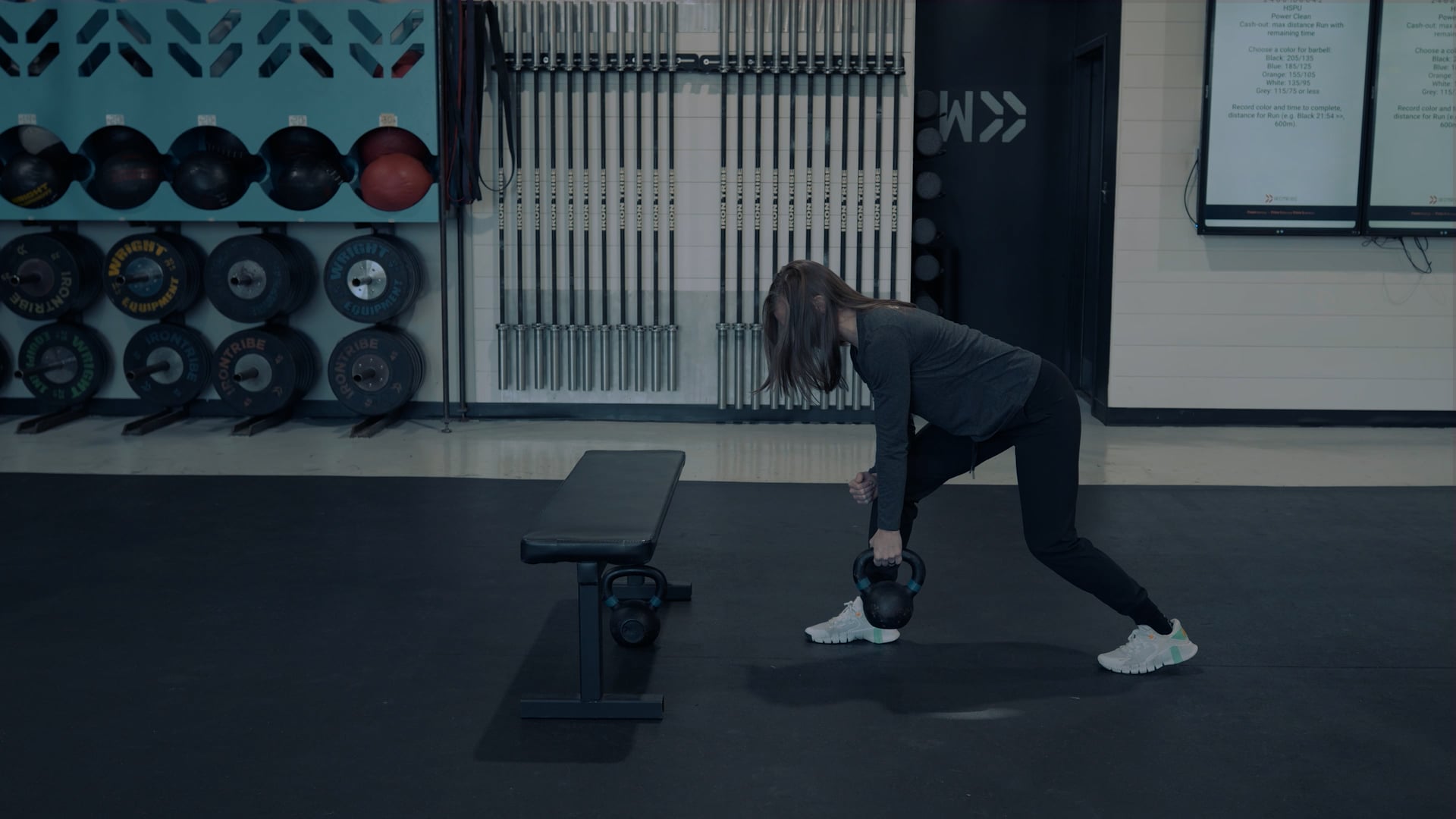 1-ARM KB ROW (STAGGERED STANCE) on Vimeo