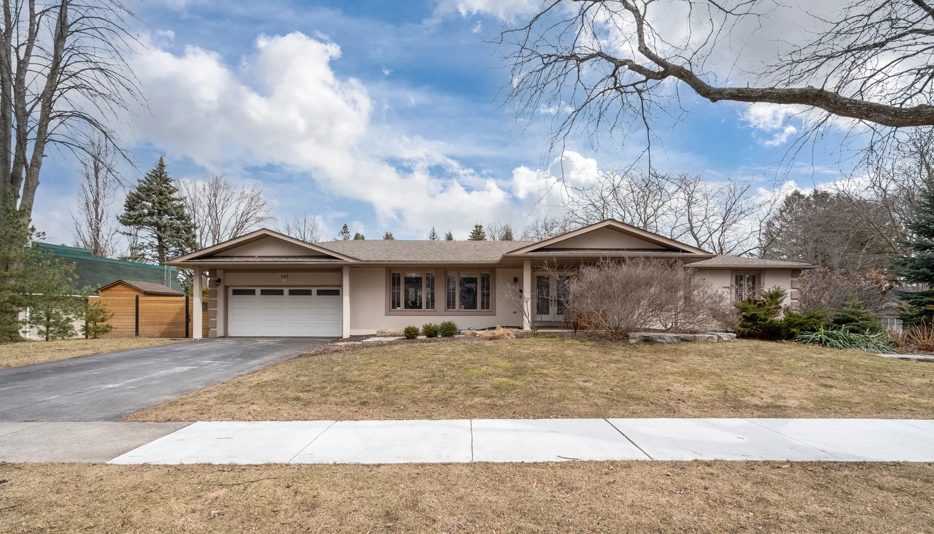 543-Rattray-Park-Drive-Slideshow on Vimeo