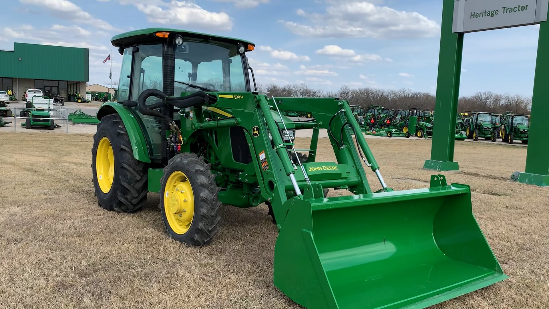 5065E MFWD Cab Loader BC on Vimeo