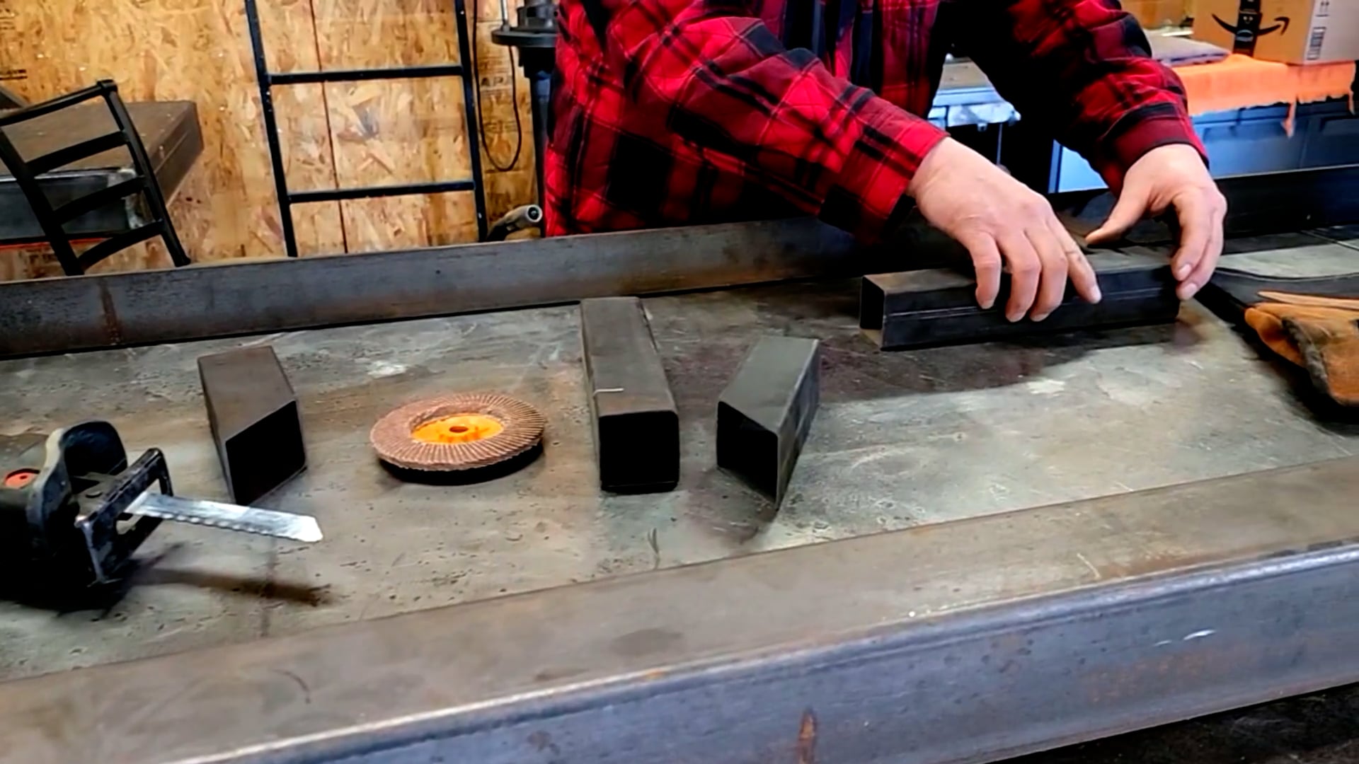 The Tool Swing - Universal Swing Up Tool Platform for workbenchs