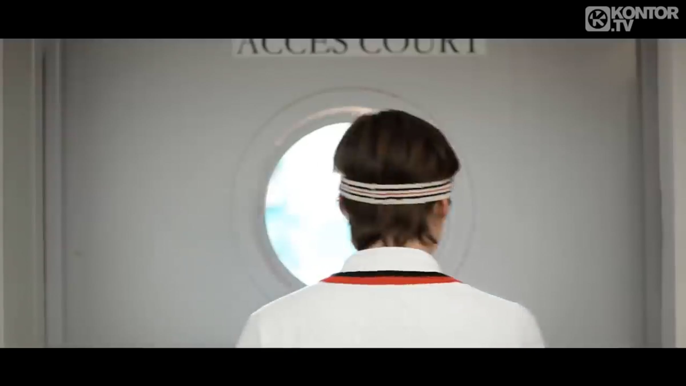Martin Solveig Dragonette - Hello (Official Short Video Version HD)