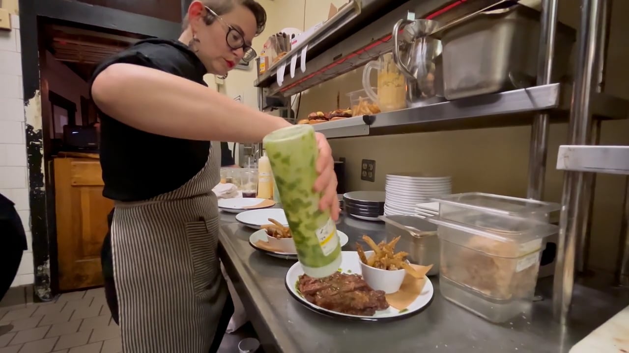 KBC restaurant is drawing diners to Dothan, Alabama on Vimeo