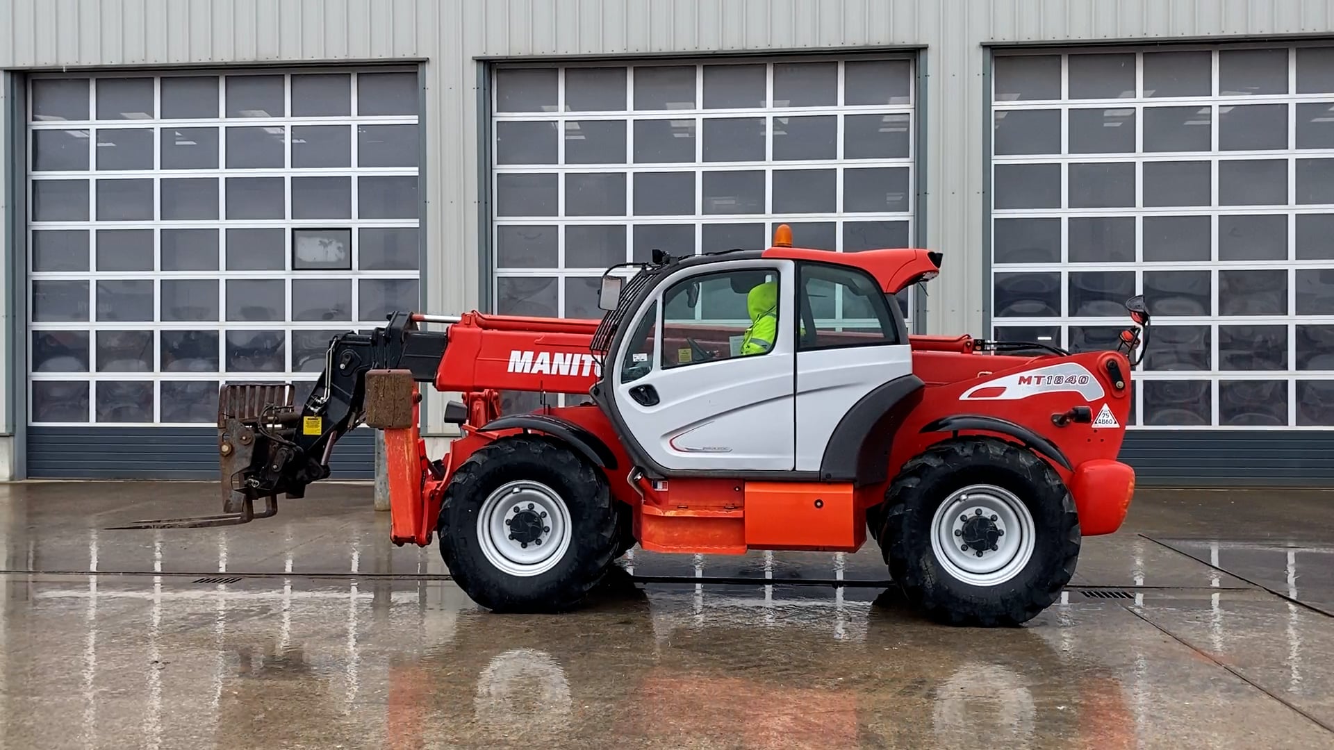 Manitou MT1840 Privilege Turbo Telehandler on Vimeo